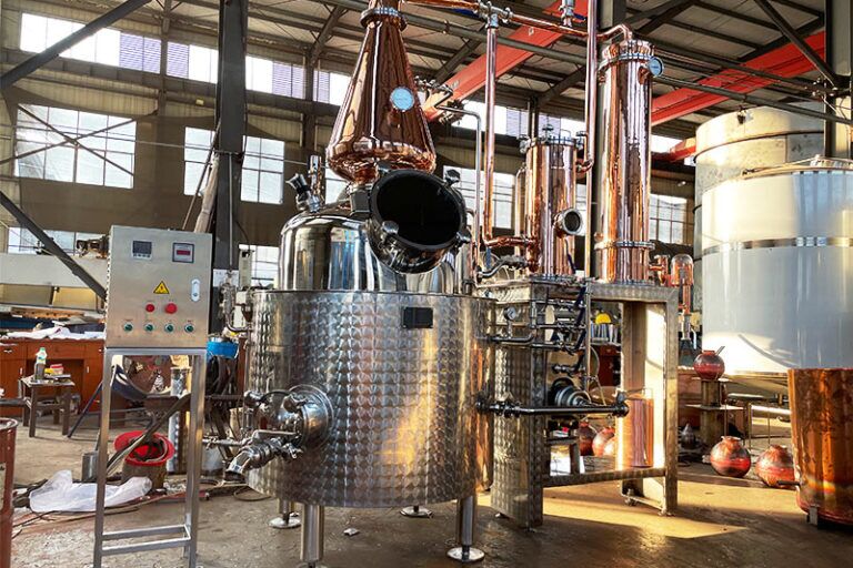 Distillation Equipment in Distillation Plants