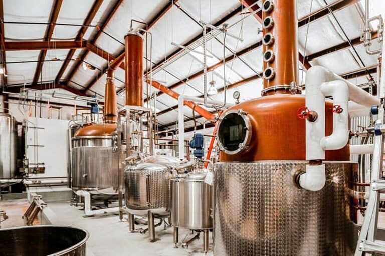 Distillation equipment in beer brewing: principles and applications