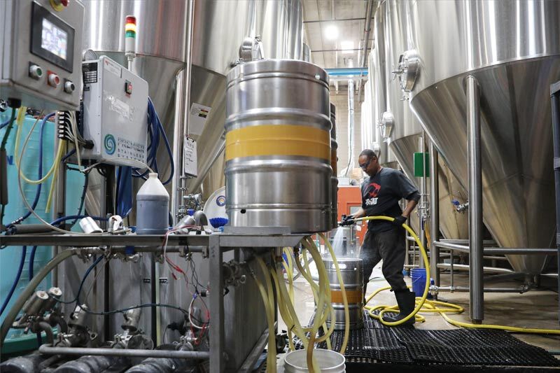 The Ultimate Guide to Choosing the Best Turnkey Beer Brewing Equipment ...